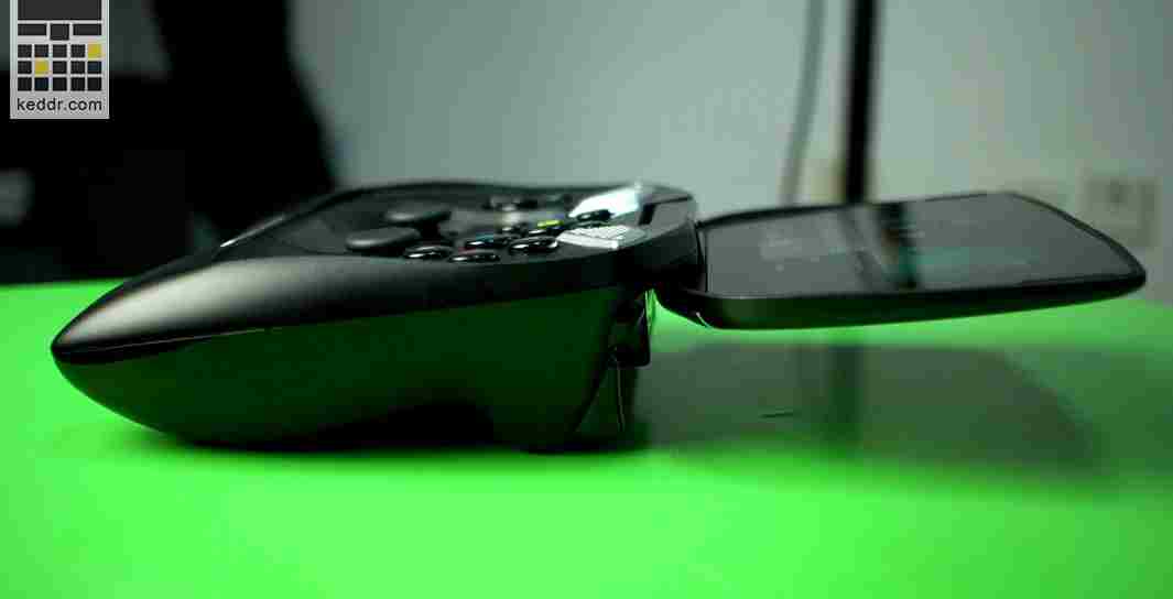 Nvidia Shield - видео и фотообзор геймпад-раскладушки